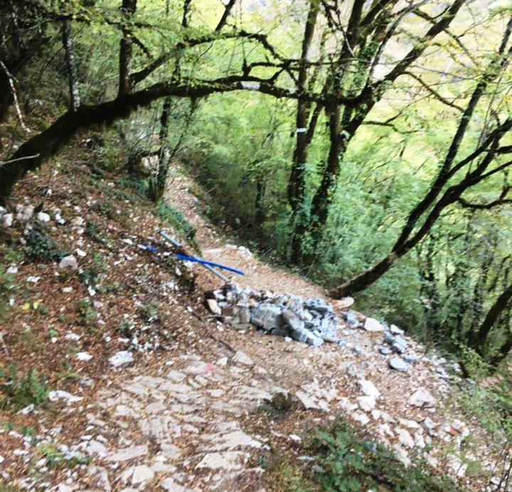 Βανδαλισμός πέτρινης βρύσης στη χαράδρα του Βίκου! – Δήμος Ζαγορίου
